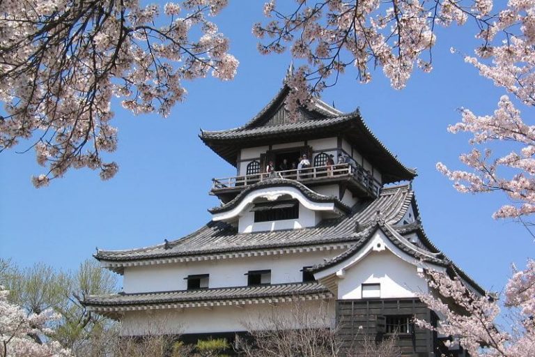 Tsuruga Shore Excursions & Tours to Cliffs, Temple & More